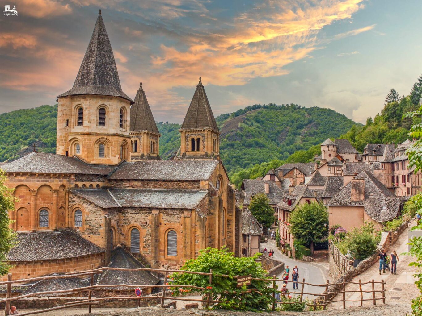 CONQUES, la joya medieval del Aveyron en el sur de Francia