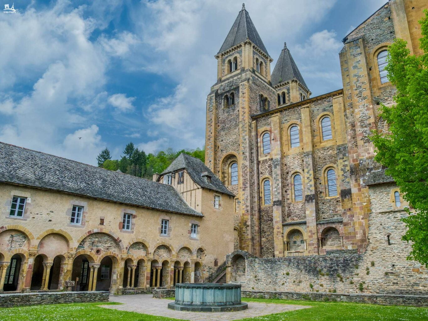 CONQUES, la joya medieval del Aveyron en el sur de Francia